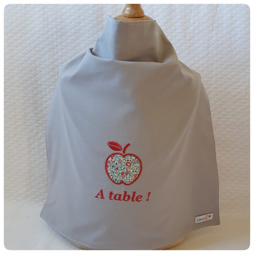 Serviette de table brodée et personnalisée