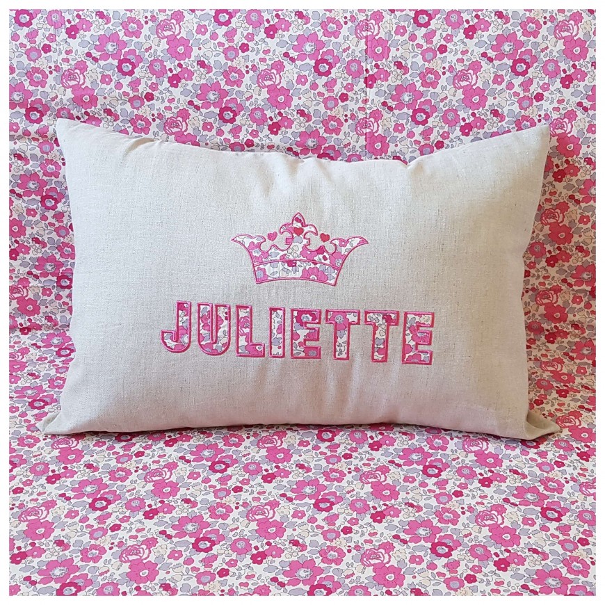 Coussin rectangulaire 30cmx50cm motif en appliqué